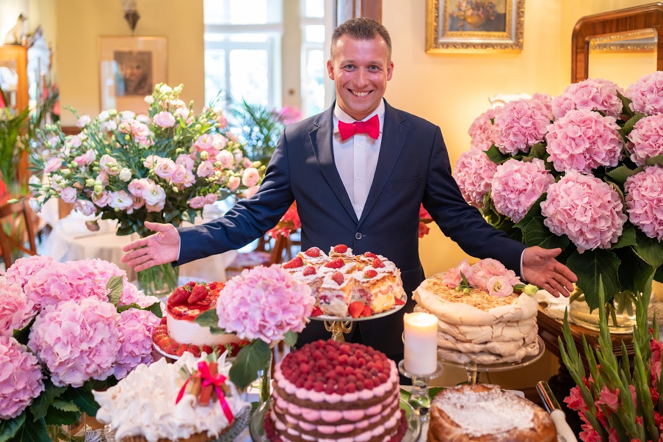 Heavenly Delight: Exploring the Magnificent Polish Meringue Cake