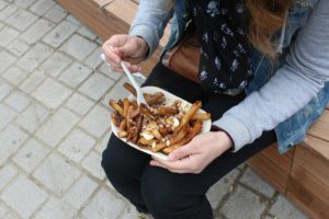 Canadian Classics: What Is Poutine And How To Find a Good One